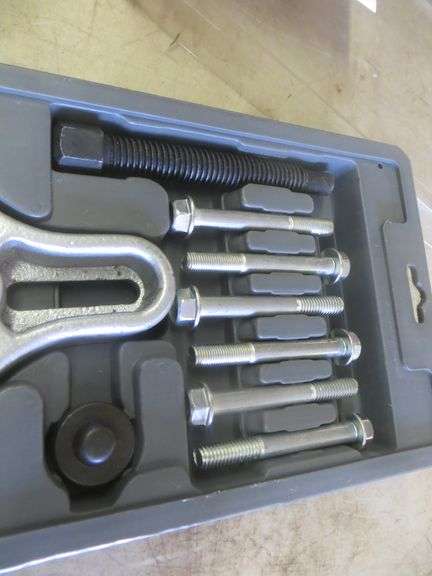 NAPA Puller Set - Looks unused - Lambrecht Auction, Inc.