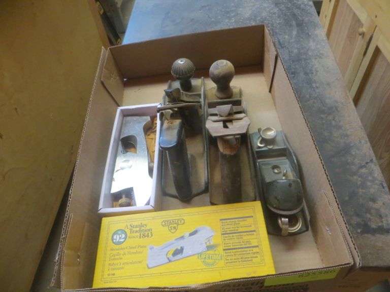 Stanley & Master Mechanic Planes - Lambrecht Auction, Inc.