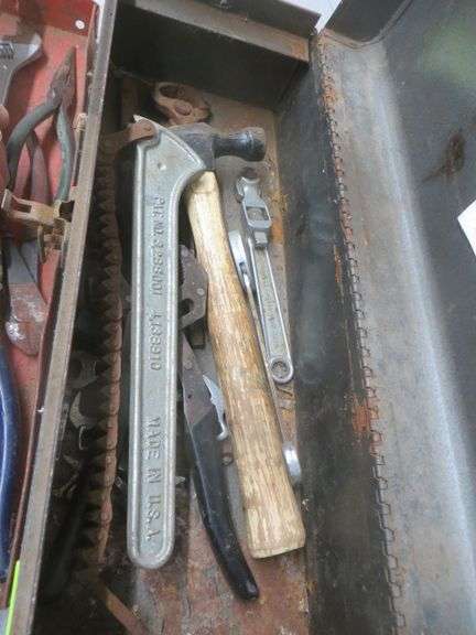 Master Mechanic Metal Tool Box - Loaded - Lambrecht Auction, Inc.