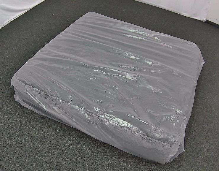 15 inches Hybrid Firm Mattress - Lambrecht Auction, Inc.