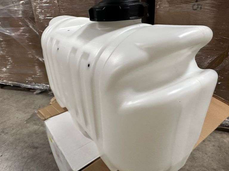 Horizontal Spot Sprayer Tank, 26-Gallon Capacity - Lambrecht Auction, Inc.