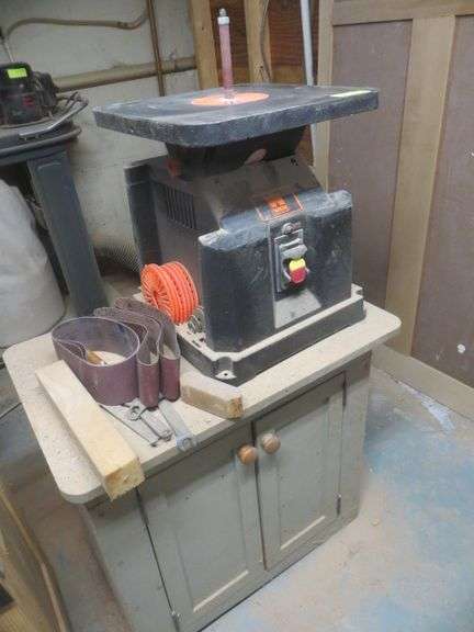 Wen AT6535 Oscillating Spindle Sander w/ Cabinet - Lambrecht Auction, Inc.