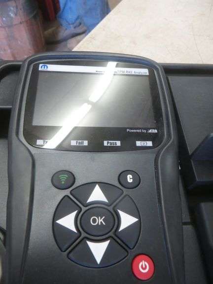 TPM -RKE Tire Sensor Analyzer - Lambrecht Auction, Inc.