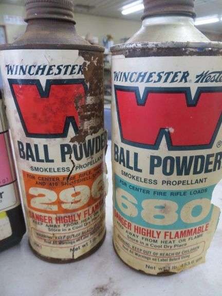 Powder - Assorted Old Winchester - Lambrecht Auction, Inc.