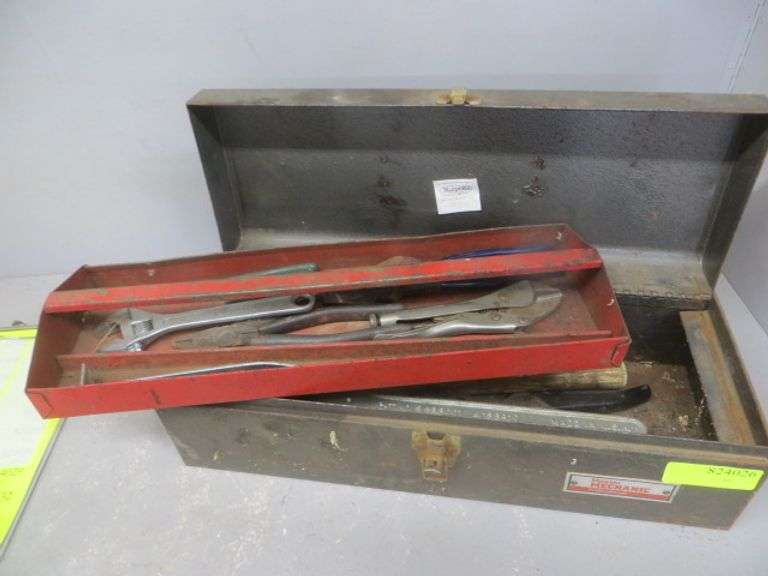 Master Mechanic Metal Tool Box - Loaded - Lambrecht Auction, Inc.