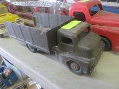 Structo Army Truck - Lambrecht Auction, Inc.