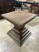 Hannodream End Table - Lambrecht Auction, Inc.