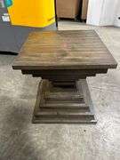 Hannodream End Table - Lambrecht Auction, Inc.