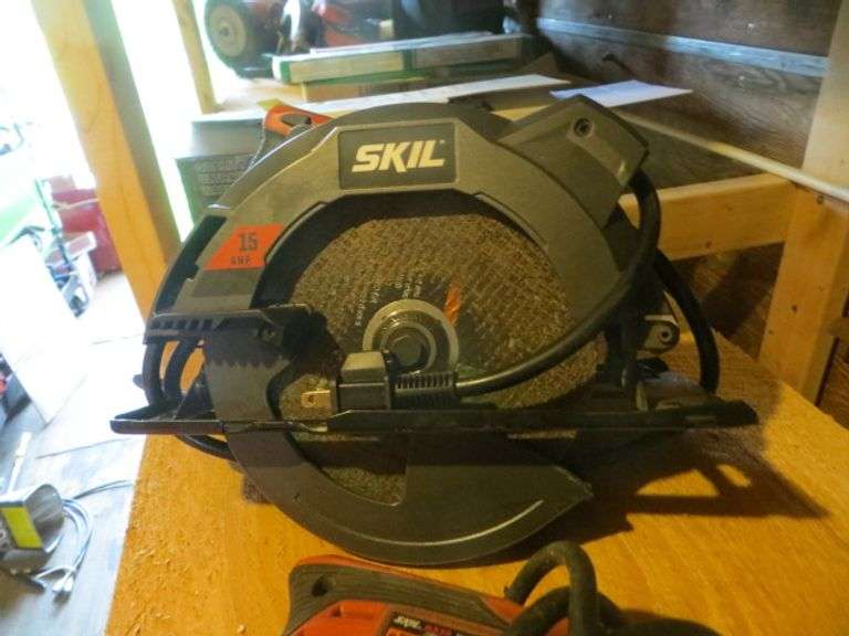 Skil Circular Saw & ½" Drill - Lambrecht Auction, Inc.