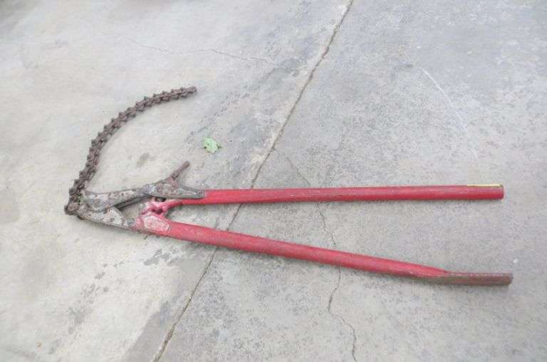 Chain-Style Cutter for Large Pipe - Lambrecht Auction, Inc.