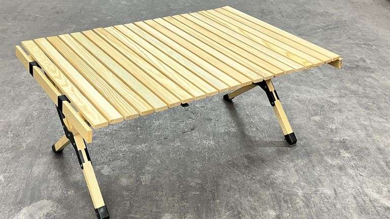 Folding .9 Meter Wooden Camping Table With Carry Bag - Lambrecht ...
