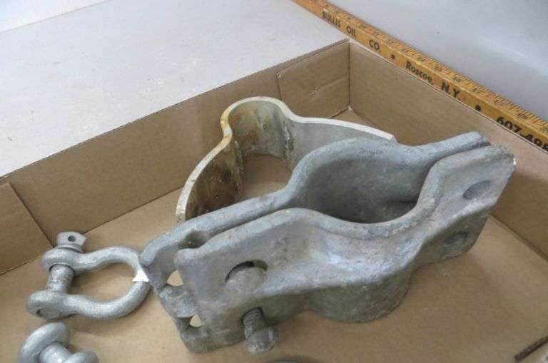 WLL2T 1/2" Shackles, Fence Parts - Lambrecht Auction, Inc.