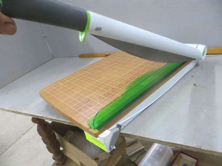 Westcott Carbo Titanium Guillotine Trimmer - Lambrecht Auction, Inc.