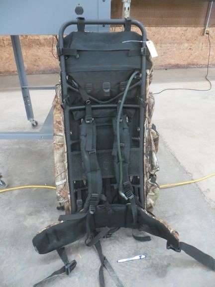 Large Redhead Hunting Backpack - Lambrecht Auction, Inc.