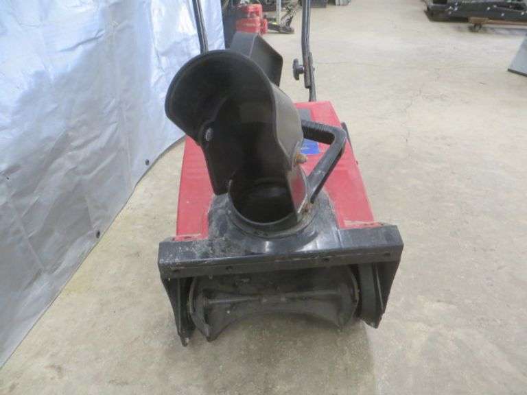 Toro Powerlite 98CC Snow Thrower - Lambrecht Auction, Inc.