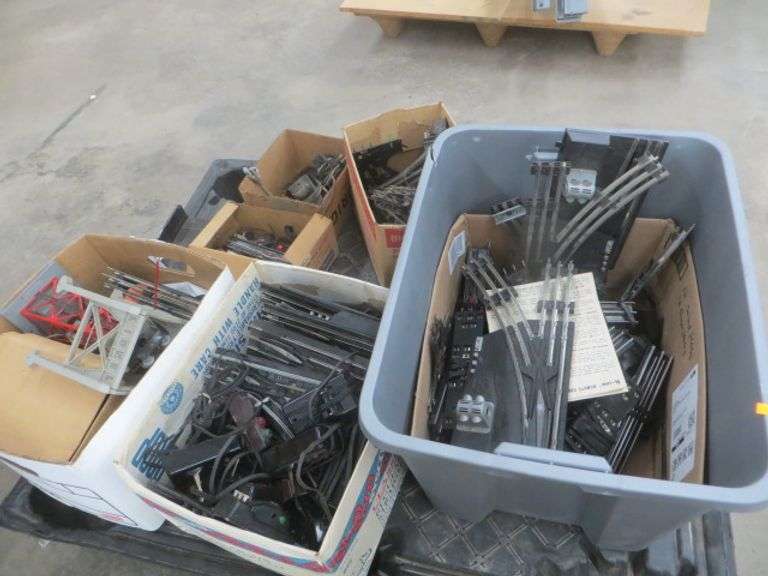 Pallet of Train Tracks & Train Accessories - Lambrecht Auction, Inc.