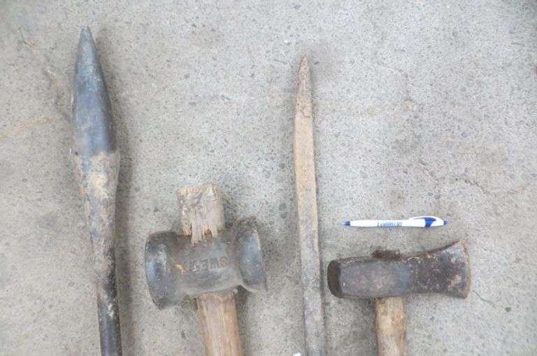 12lb Post Maul, Go-Devil, Hops Bar & Crow Bar - Lambrecht Auction, Inc.
