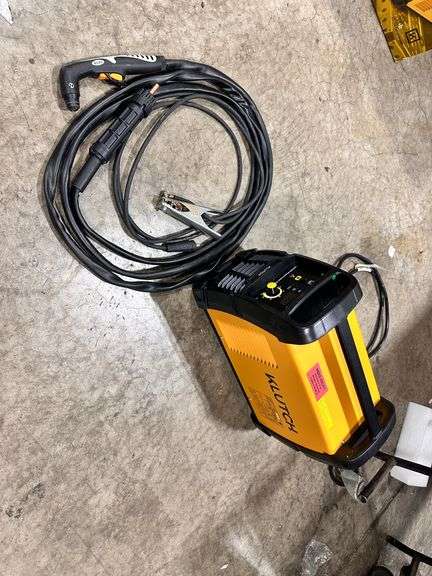 KLUTCH 45 amp plasma cutter - Lambrecht Auction, Inc.