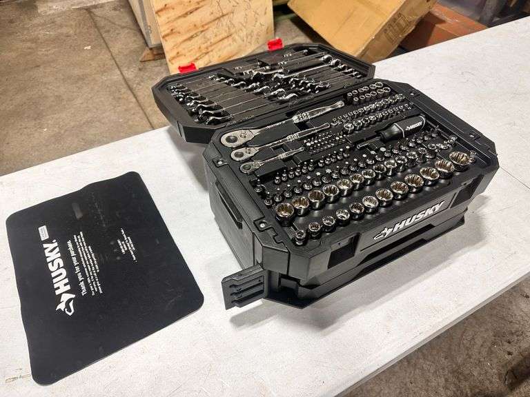 Husky 290-Piece Mechanics Tool set - Lambrecht Auction, Inc.