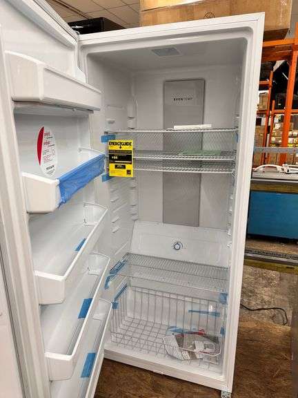 33 Inch Wide 20 Cu. Ft. Upright Full Size Freezer - Lambrecht Auction, Inc.