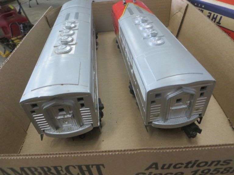 Lionel 22243P & 2243C Locomotive & Santa Fe Locomotive & B Unit ...