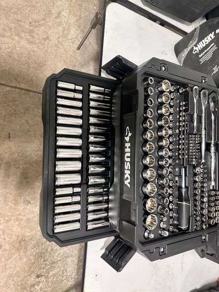 Husky Mechanics Tool Set (290-Piece) - Lambrecht Auction, Inc.