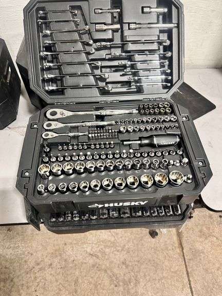 Husky Mechanics Tool Set (290-Piece) - Lambrecht Auction, Inc.