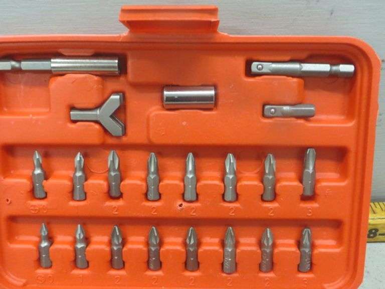 100 Pc. Bit Set w/ Security Bits, Screwdriver - Lambrecht Auction, Inc.