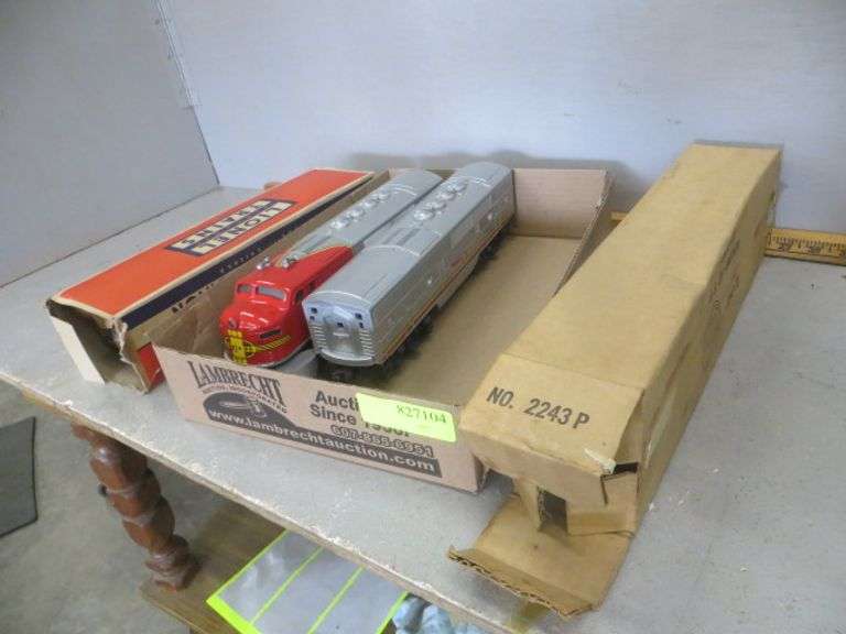 Lionel 22243P & 2243C Locomotive & Santa Fe Locomotive & B Unit ...