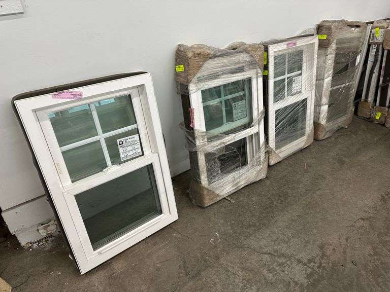 4 White Vinyl Double Hung 4 Lite Windows 20"x30" - Lambrecht Auction, Inc.