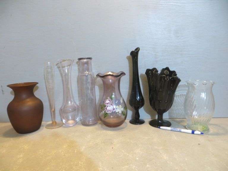 Assorted Glass Vases - Lambrecht Auction, Inc.