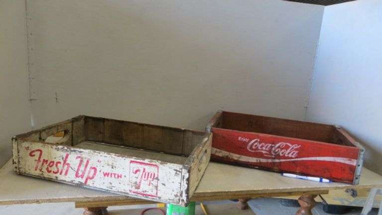 Coke & 7-Up Wooden Cases - Lambrecht Auction, Inc.