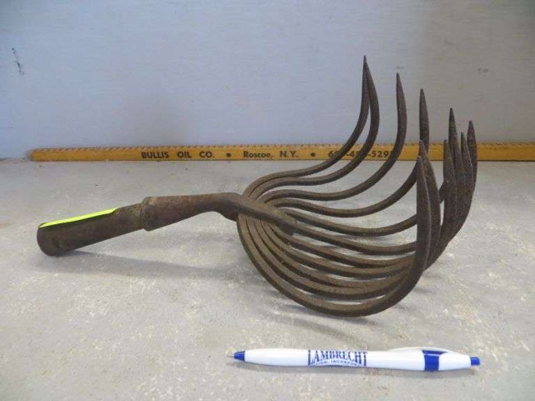 Clam Rake - Lambrecht Auction, Inc.