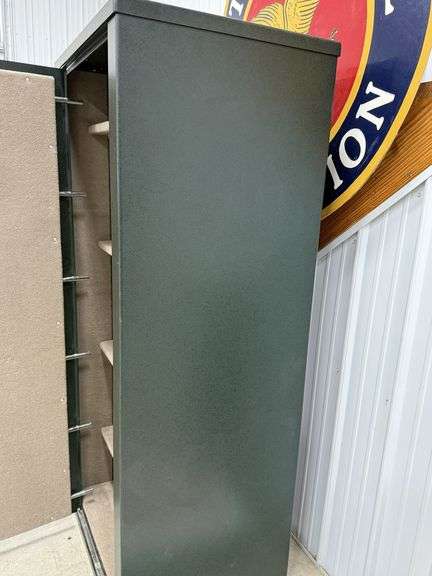 Zanotti Armor ZA-II Interlocking Gun Safe - Langham Auctioneers