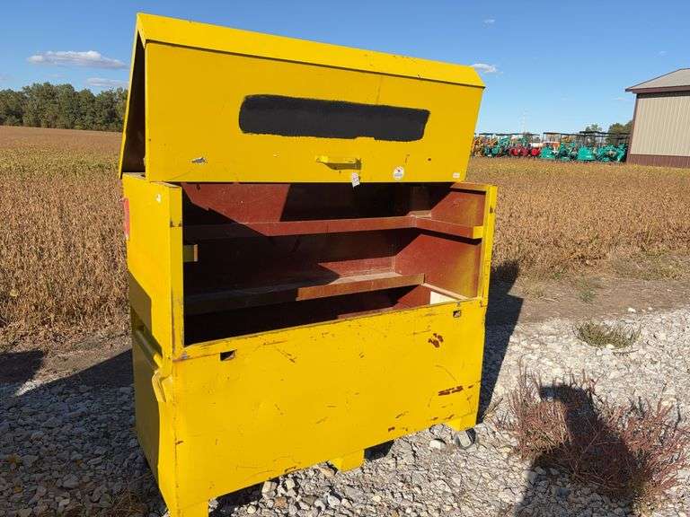 Rolling Gang Box, Front Door Opens Up, 4 Caster Wheels, Minor Dents and ...