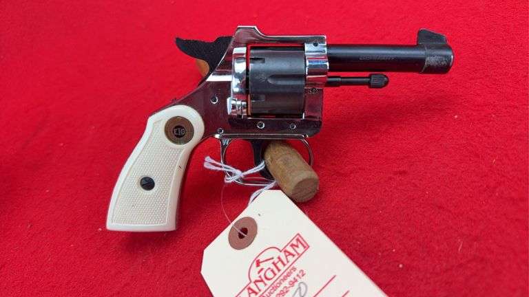 EIG Model E2 .22 Cal Revolver - Langham Auctioneers