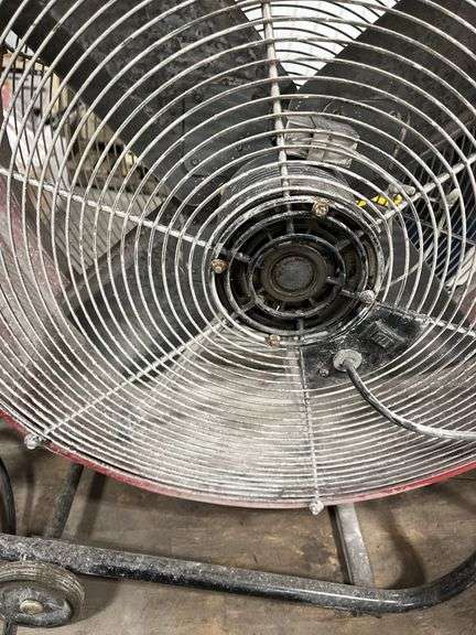 (2) Maxair 24” Portable Electric Fans, Both Fans Are In Working ...