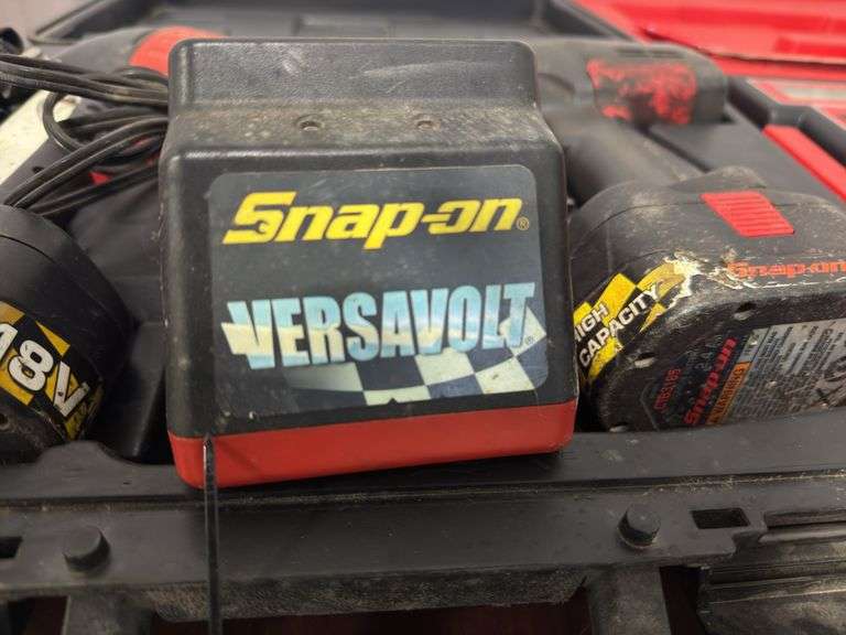 Snap - On 18 V Impact Wrench Model CTB3185, Trouble Light, Batteries ...
