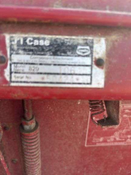 IH Case 820 20’ Grain Platform w/E-Z Trail Header Cart,missing some Poly Fingers ,cart tires ...