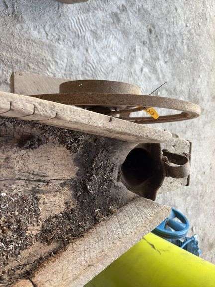 Hand/Belt Driven Antique Corn Sheller, Unable to make out manufactor ...