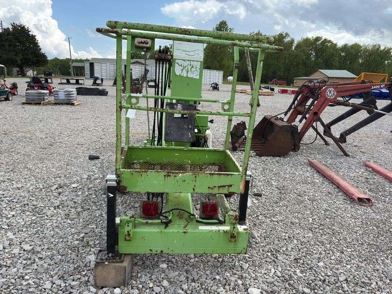 NiftyLift Man Lift, Predator Max Performance 224cc gas engine, Starts ...