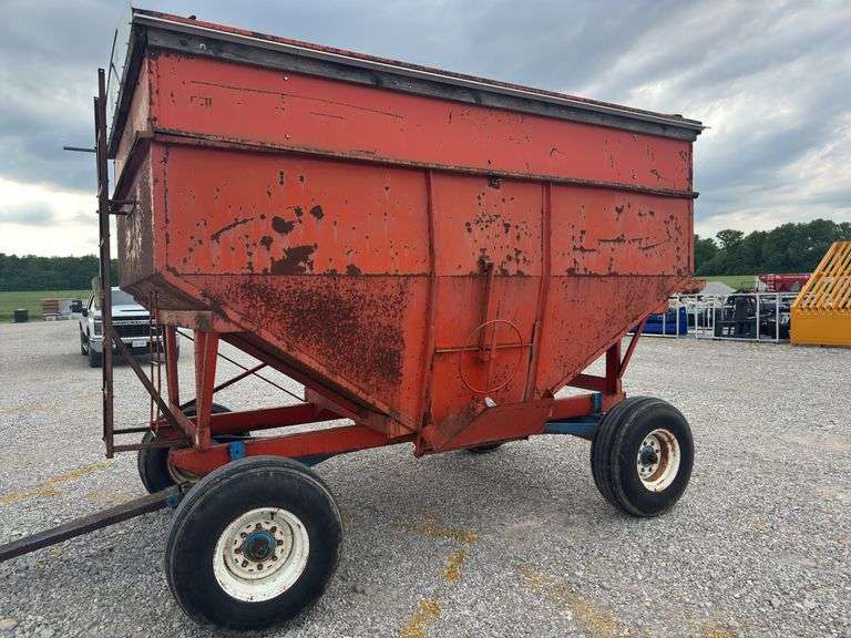 330 Bu Killbros Gravity Wagon, Metal Bed Extentions, Brumleve Roll Tarp ...