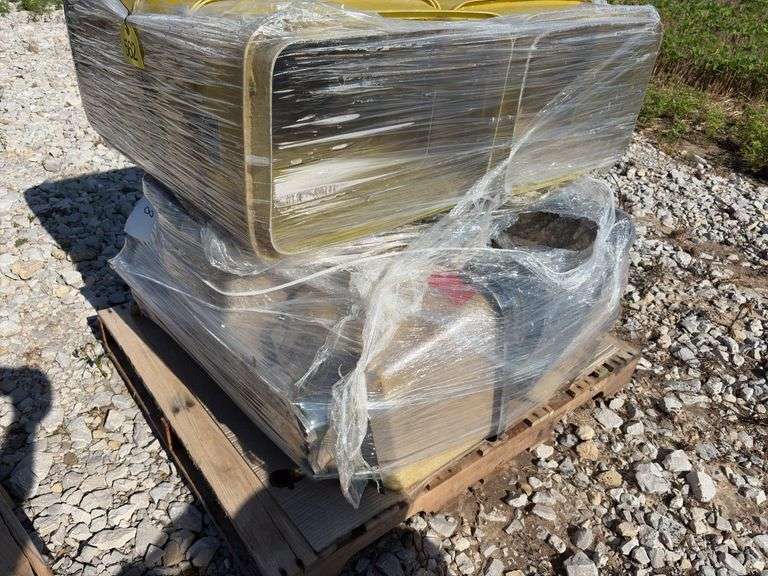 John Deere Planter Boxes,Units and Box Extensions, - Langham Auctioneers