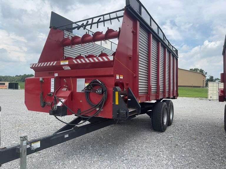 2006 Miller Pro Silage Cart, 20’ GalvanizedSteel Box, Front Or Rear ...