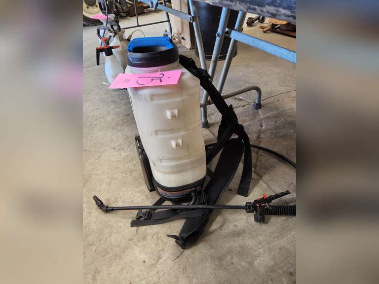 Hart 4 gallon 20V backpack sprayer. W/ battery/ charger Untested ...