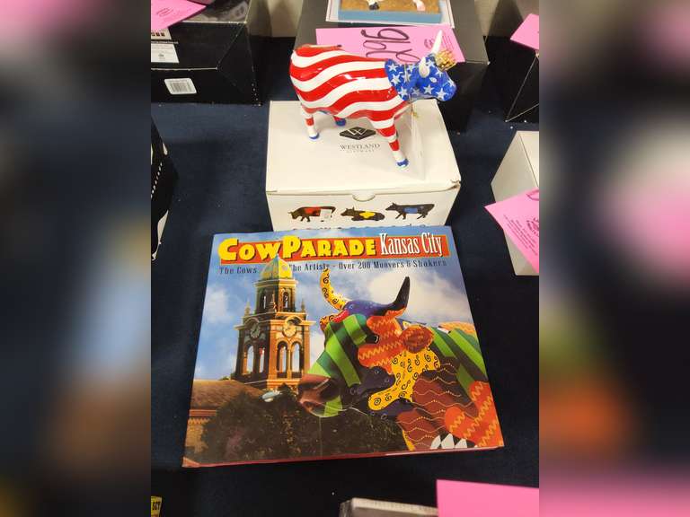 cow parade figurine and book - Lindsay Auctions LLC