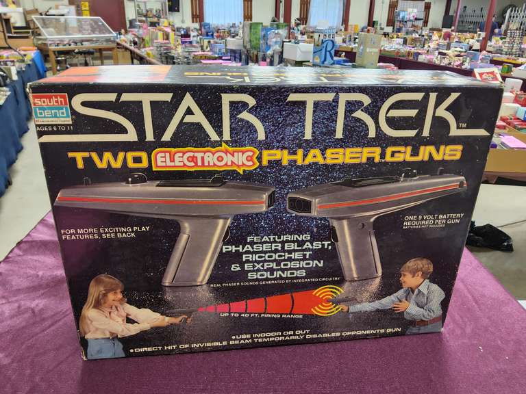 Set of 2 Original Star Trek Phaser Guns in box (dated 1979) - Lindsay ...