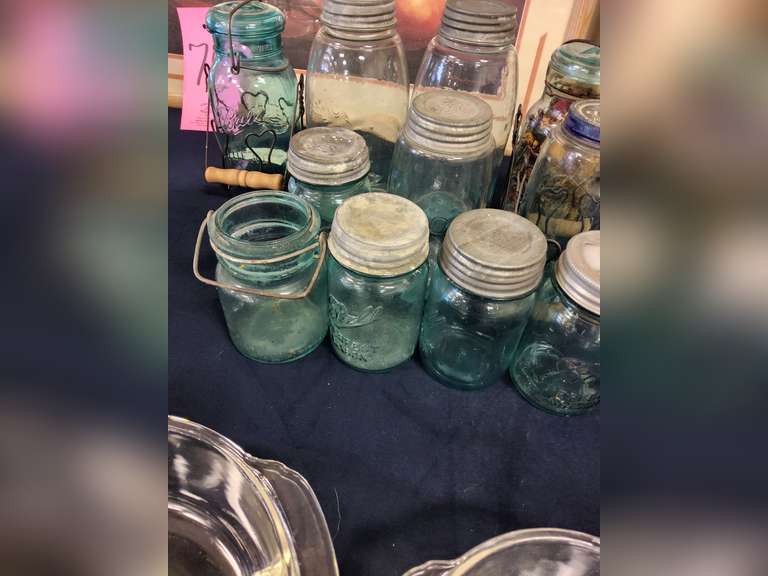Approx 11 blue mason jars - Lindsay Auctions & Realty LLC