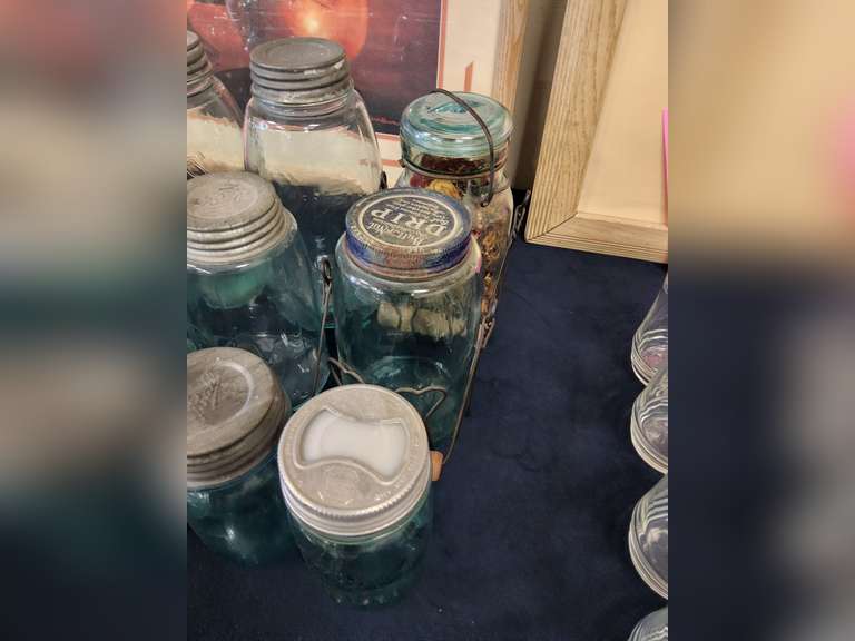 Approx 11 blue mason jars - Lindsay Auctions & Realty LLC