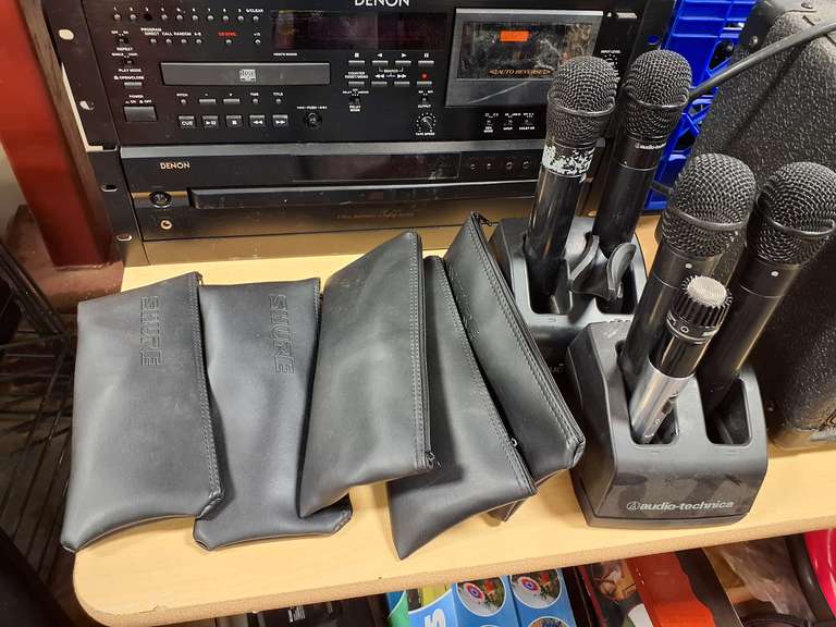 Group of microphones, mic bags & other (all untested) - Lindsay ...